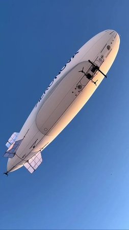 Полёт дирижабля Aeronova под музыку