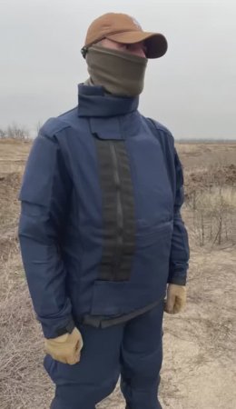 Испытание огнестойкого противоосколочного костюма
