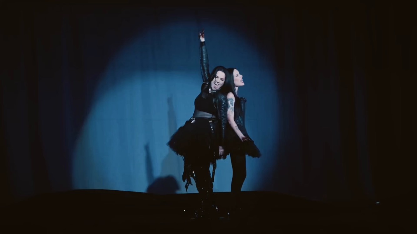 Halsey & Amy Lee - Hand That Feeds (HD)