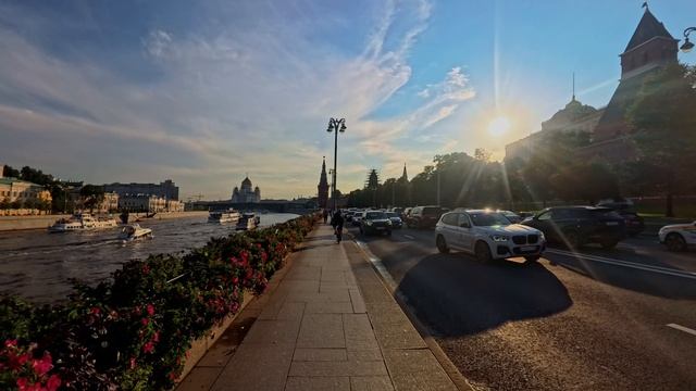 Прогулка на самокате по вечерней Москве