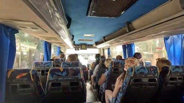 Костя потерял телефон в Помпеях.Алиса карабкается на вулкан