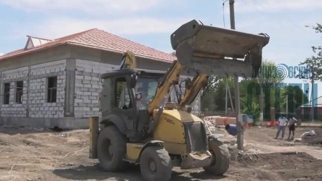 Продолжается строительство офиса врача общей практики в п. Краснофлотском
