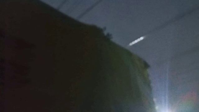 перевозка негабаритного груза через железнодорожный переезд.mp4