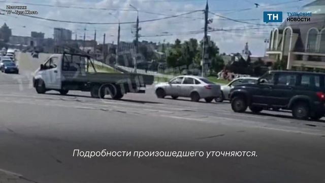 В Туле на пересечении улиц Октябрьская и Советская лежит мужчина на дороге
