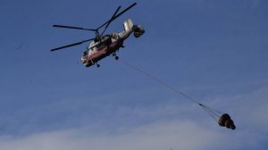 Пламя тушили с вертолетов. Лесной пожар вспыхнул неподалеку от Судака в Крыму