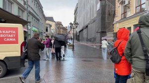 Самые красивые улицы Москвы и молодые талантливые певцы — трогательная прогулка с музыкой и душой 🎶