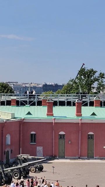 Петропавловская крепость. Выстрел пушек