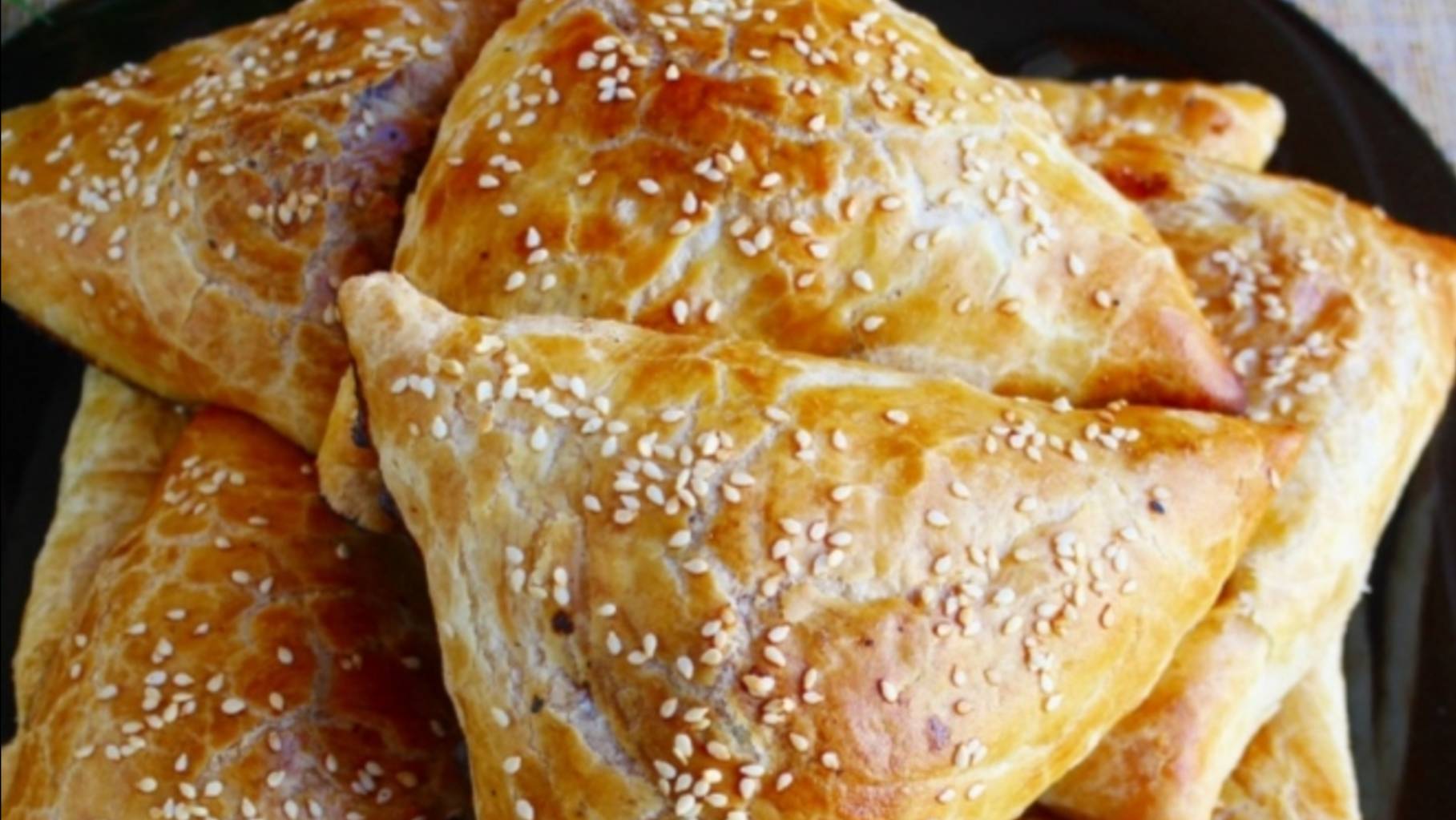 Самса из слоёного теста