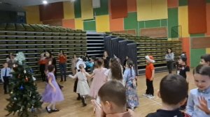 Растём вместе с Нильсом Новогодний праздник в школе 2 класс