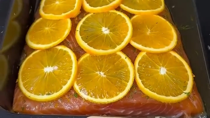 ЛОСОСЬ слабой соли...🐟😋    Рецепт в описании ✍️