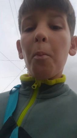 пел на улице