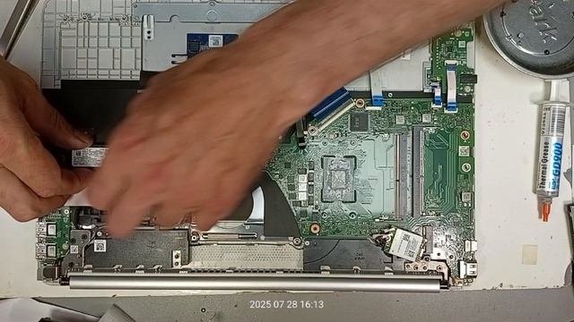 Разборка ноутбука HP 15S-EQ 15-EF для замены материнской платы.