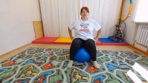 5 полезных упражнений на фитболе