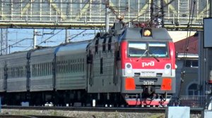 ЭП1М-786 с пассажирским поездом.