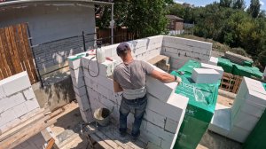 СТЕНЫ РАСТУТ ВОТ И ПОДХОДИМ К ЗАВЕРШЕНИЮ ПЕРВОГО ЭТАЖА #строюдом #доммечты  #газоблок