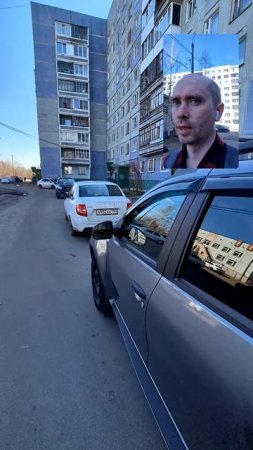 На Школьной убитый тротуар у дома. Написал обращение, чтобы отремонтировали.