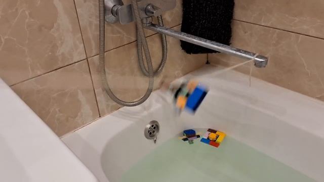 берите заставку канала делайте мемы