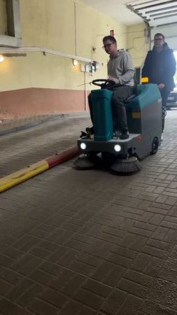 Тест-драйв подметальной машины Wellland S1250 на подземном паркинге | Часть 4