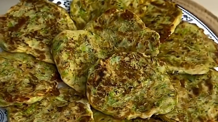 Самый удачный рецепт кабачковых Оладушек...🥞🧀😋    Рецепт в описании ✍️