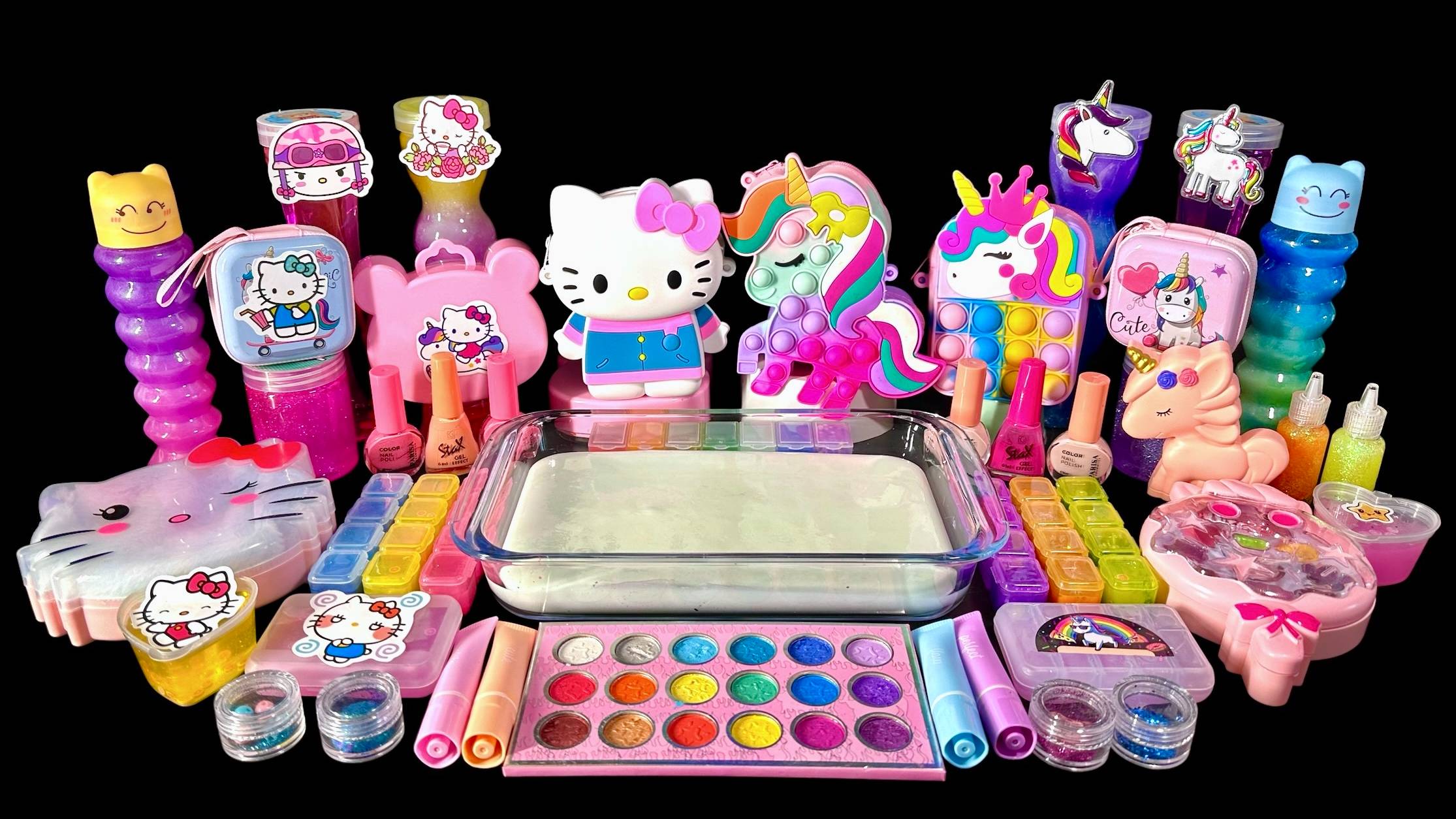 Вы видели этих прекрасных Хелло Китти и Поняшку?💗 У них получился самый лучший слайм🧼✨