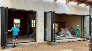 Интелео остеклнние Schuco (Шуко) алюминиевые складные двери гармошки в СПб