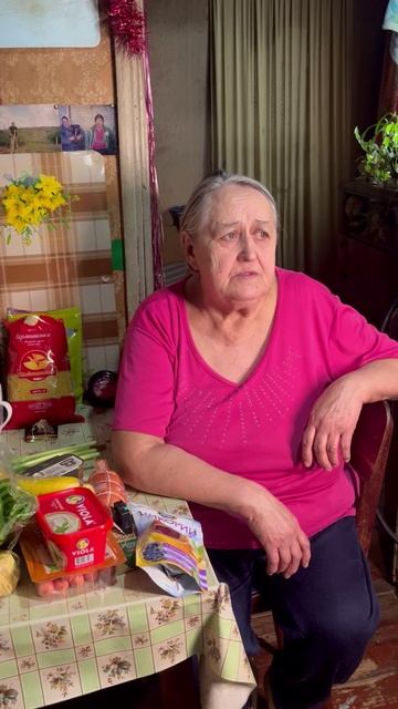 Чем вам помочь? Дровами.