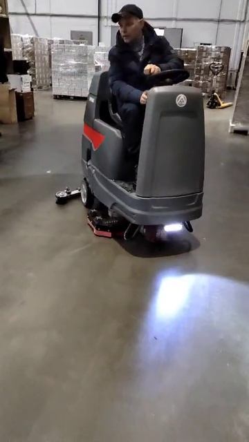 Тест-драйв поломоечной машины ARTRED S9 на складе | Часть 1