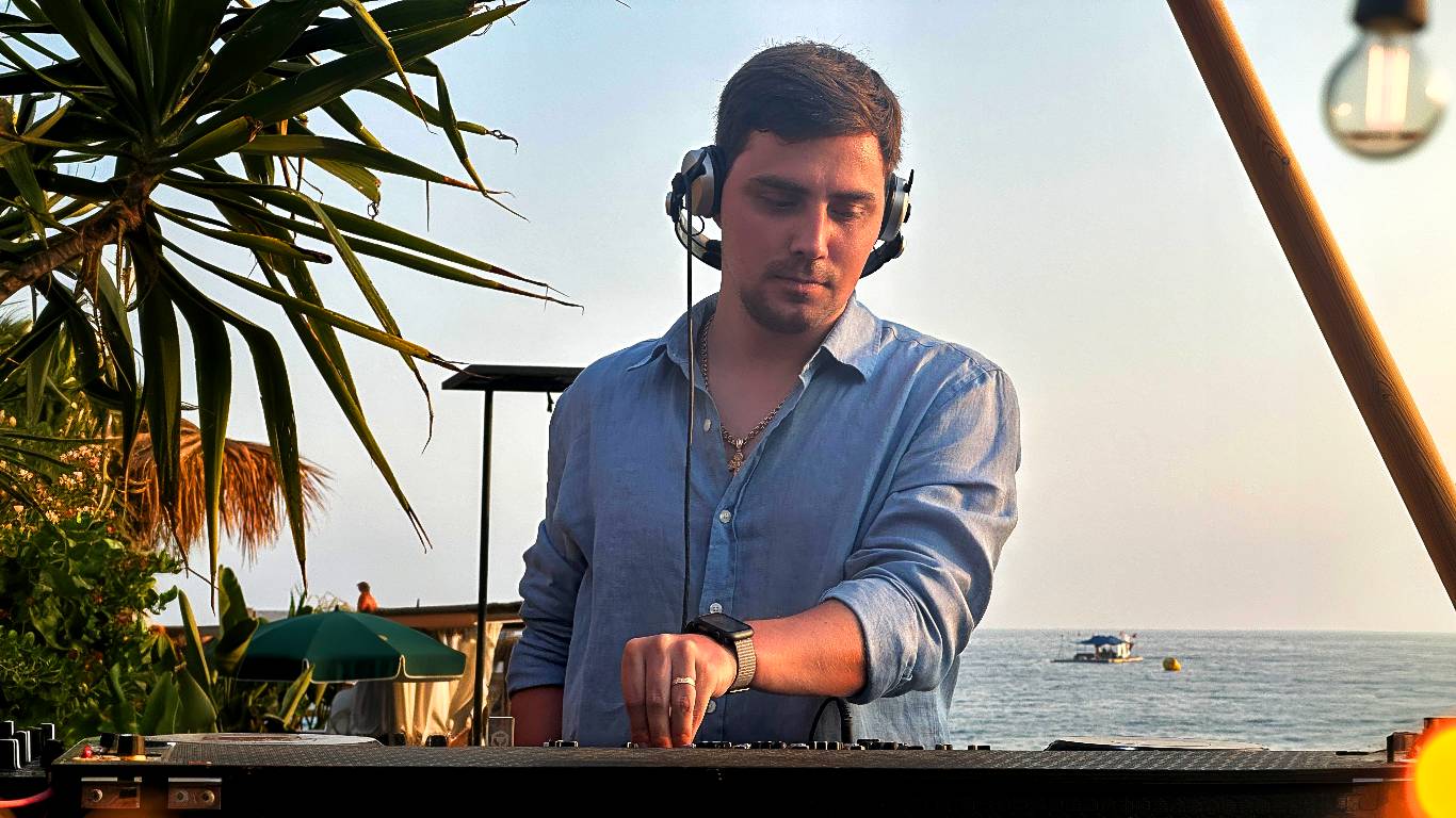 Uzun - Live @ Sunset on the sea, Alanya [Melodic Techno/Progressive House DJ Mix] 4k