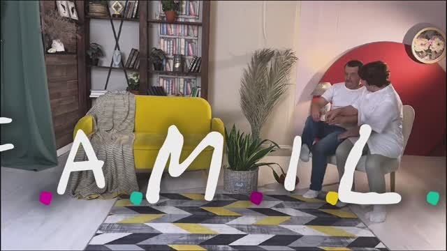 тизер к ролику большая семья в стиле сериала Друзья