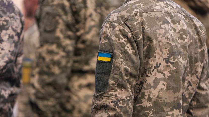 На Украине в попытке сбежать от военкомов мужчина спрыгнул с моста и погиб