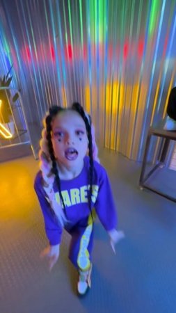 "ПИКАБУ" PEEKABOO -игра в прятки ПРЕМЬЕРА ХИТА ОТ ДАШИ SHEFF повторяй движения