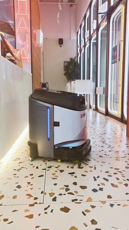 Автоматизация уборки с AGV-роботом MEFERI S1‑PRO MINI в кафе «БОРЩ»