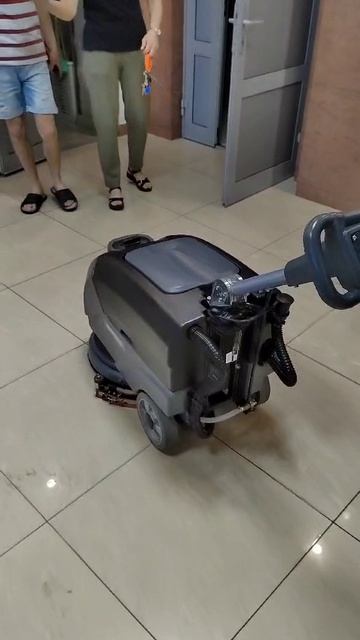 Тест-драйв поломоечной машины ARTRED S3 в ТЦ