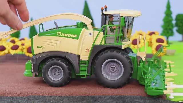 Тракторы на ферме! Как пашут, косят и возят урожай 🚜