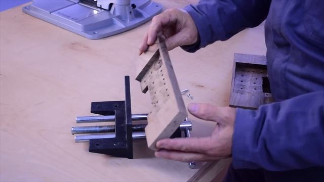 СТОЛ   ВЕРСТАК СВОИМИ РУКАМИ .