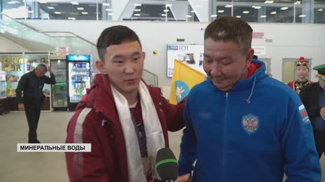 В ЦЕНТРЕ ВНИМАНИЯ эфир 01 11 2023 ЭРДНИ БАДМАЕВ ЧЕМПИОН по САМБО