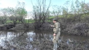 ЛОВЛЯ РЫБЫ НА ПОПЛАВОК. РЫБАЛКА НА РУЧЬЕ ПО КОТОРОМУ ВЫХОДИТ РЫБА. ЩУКА, ЯЗЬ, ОКУНЬ НА червя.