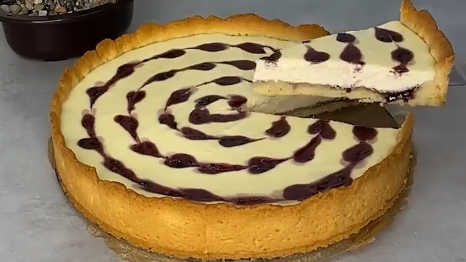 Творожный ПИРОГ с джемом...🥧🍒😋    Рецепт в описании ✍️