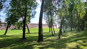 Прогулялась по Кремлевскому парку по пути на пляж