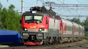 ЭП20-004 с пассажирским поездом. Станция Вязники