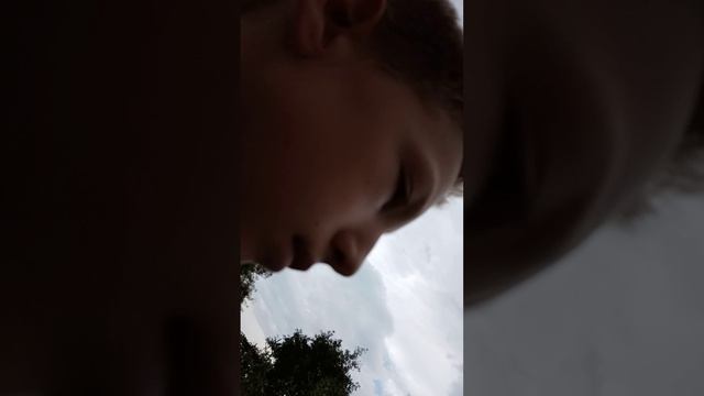 Котаюсь на велике 2