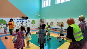 В детском саду «Морошка» состоялось увлекательное квест-путешествие «Все профессии важны»