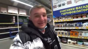 Виталик Зелёный Играем в прятки в торговом центре