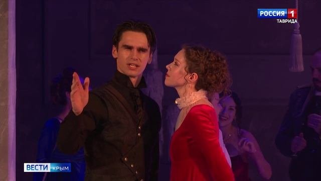 Почему в спектакле «Горе от ума» Чацкого играют сразу два артиста: на сцене и в зале