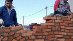 Неровная кладка кирпича , как результат - чуть не выгнали с работы.
