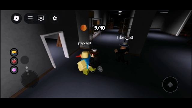 Убегаю от Nektarynki в роблоксе