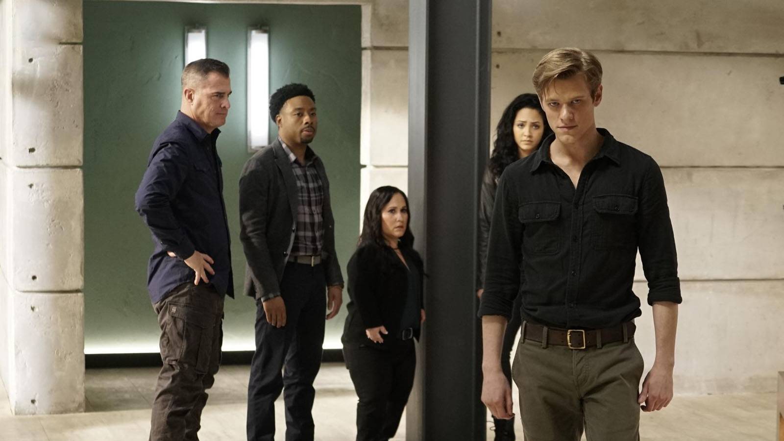 Новый агент МакГайвер – 2 сезон 13 серия / MacGyver