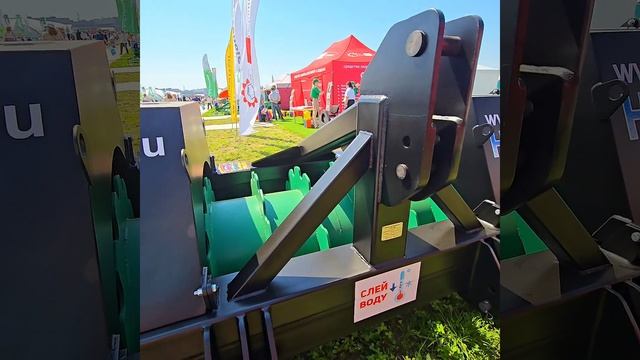 Каток-трамбовщик силосно-сенажной массы "НТС - 3М" Российского производства "АМЗ"