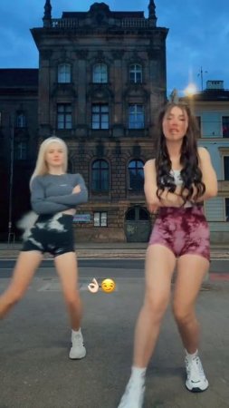 Горячие девочки