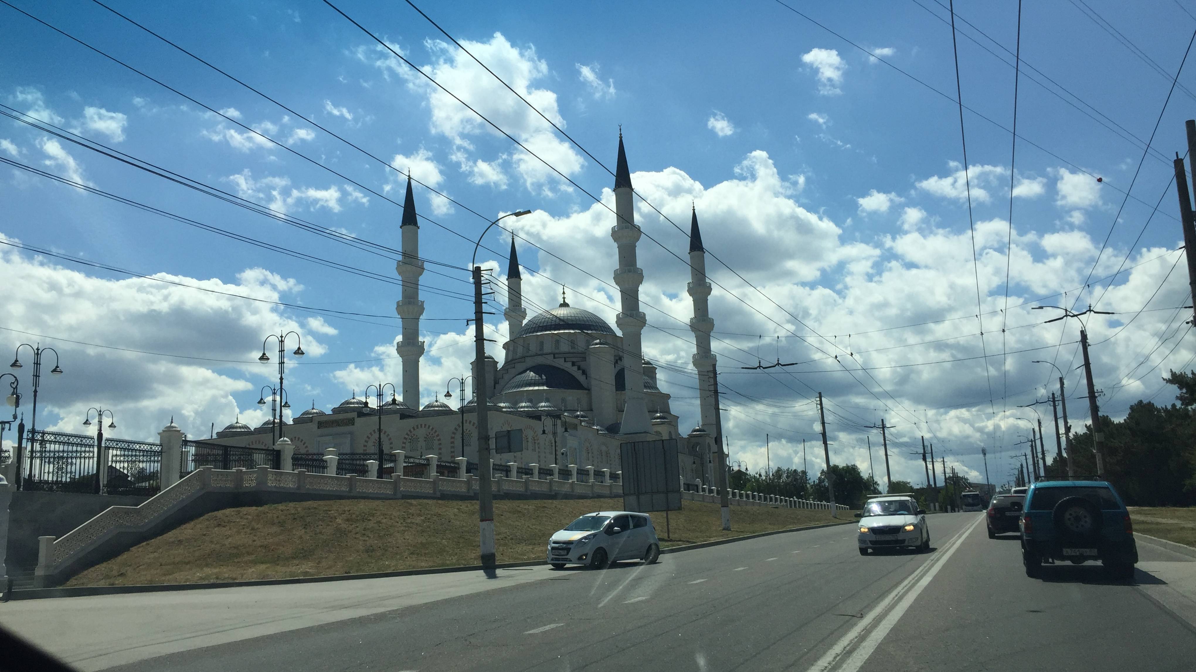 На автомобиле из Нальчика в Утес Крым Трасса Таврида до Симферополя. Отдых на море в Крыму. Утес